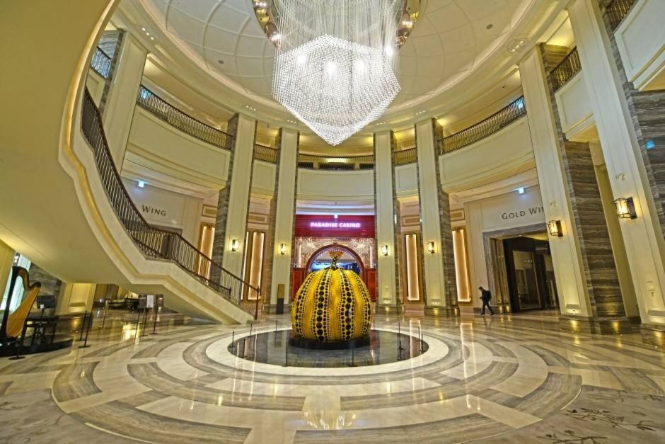 A resort beloved by YG Entertainment : Paradise City : VISITKOREA ...