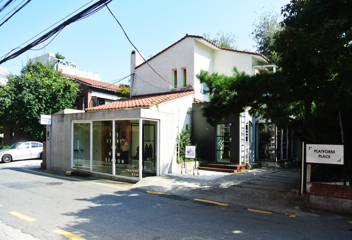 PLATFORM PLACE岛山公园店 (플랫폼 플레이스 도산공원점) : VISITKOREA