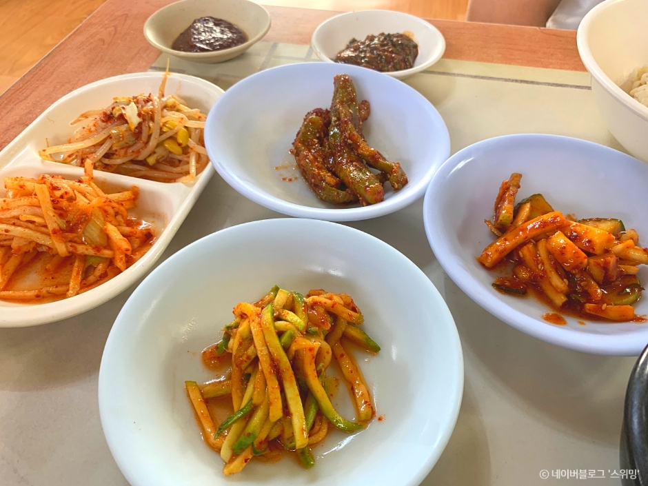 Jangneung Boribapjip (장릉보리밥집) : VISITKOREA