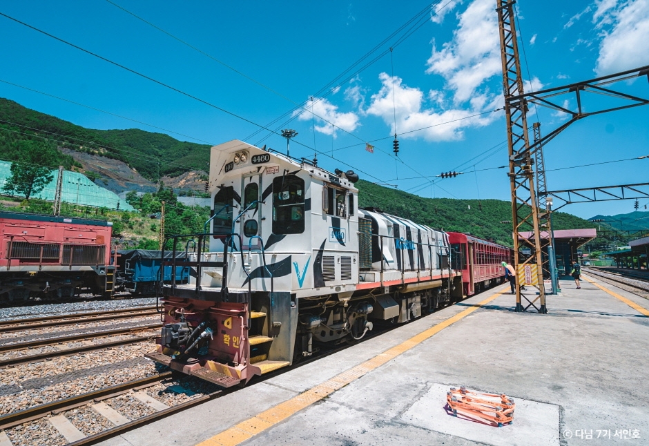 白头大干峡谷列车(V-train) 백두대간협곡열차(V-트레인) : VISITKOREA