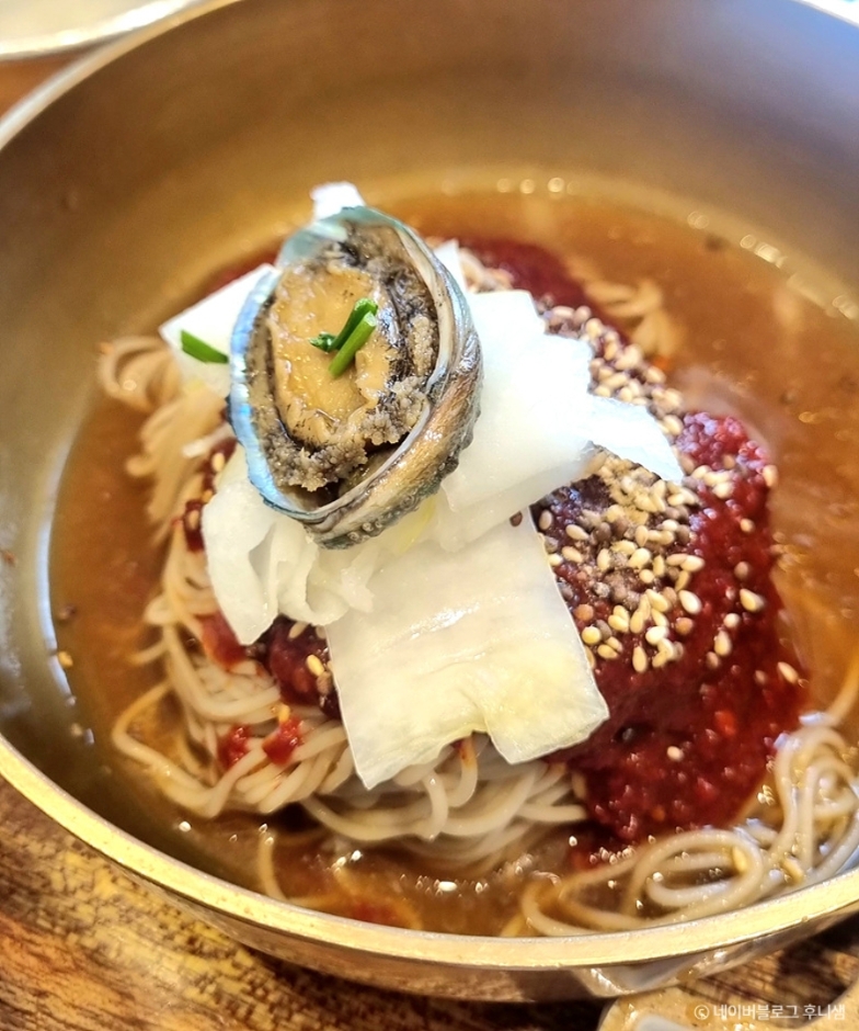 Jalppajin Memil Ikseon Branch (잘빠진메밀 익선) : VISITKOREA