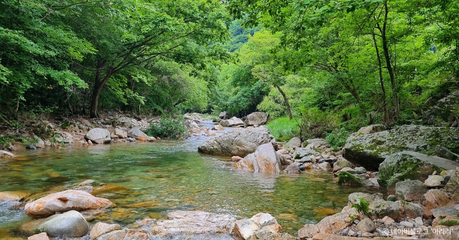 Seoksangyegok Valley (석산계곡) : VISITKOREA
