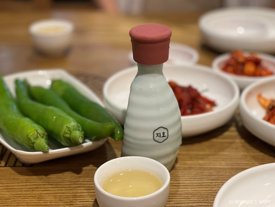 Jiho Hanbang Samgyetang (Apgujeong Station) (지호한방삼계탕압구정역) : VISITKOREA