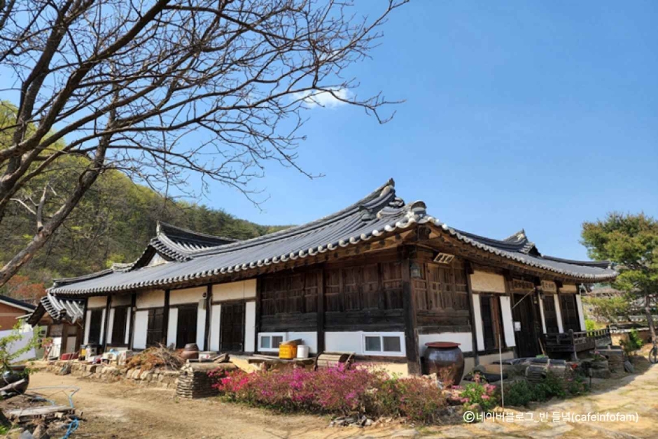Spend a night in a heritage place: Heritage accommodations in Korea : VISITKOREA