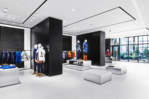 Kolon Sport Cheongdam Flagship Store (코오롱스포츠 직영점) : VISITKOREA