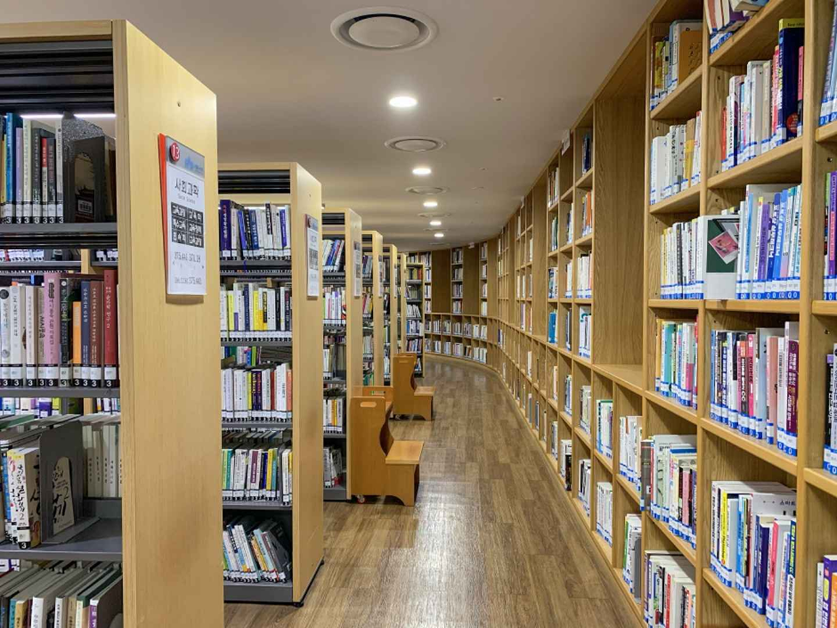 ソウル図書館（서울도서관） : 韓国観光公社公式サイト「VISITKOREA」