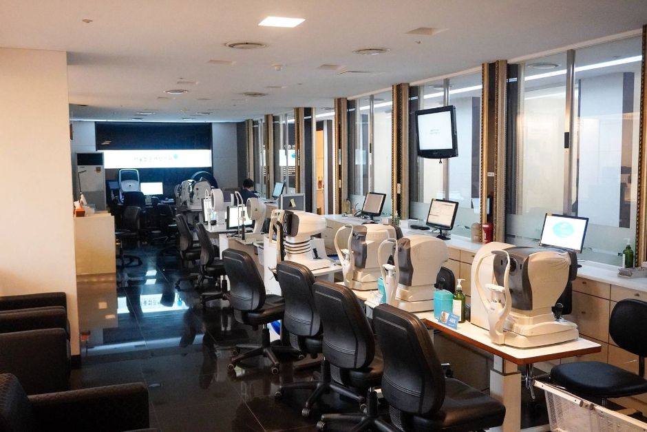 Seoul BGSS Eye Clinic (서울밝은세상안과) : VISITKOREA :: Medical & Wellness Korea