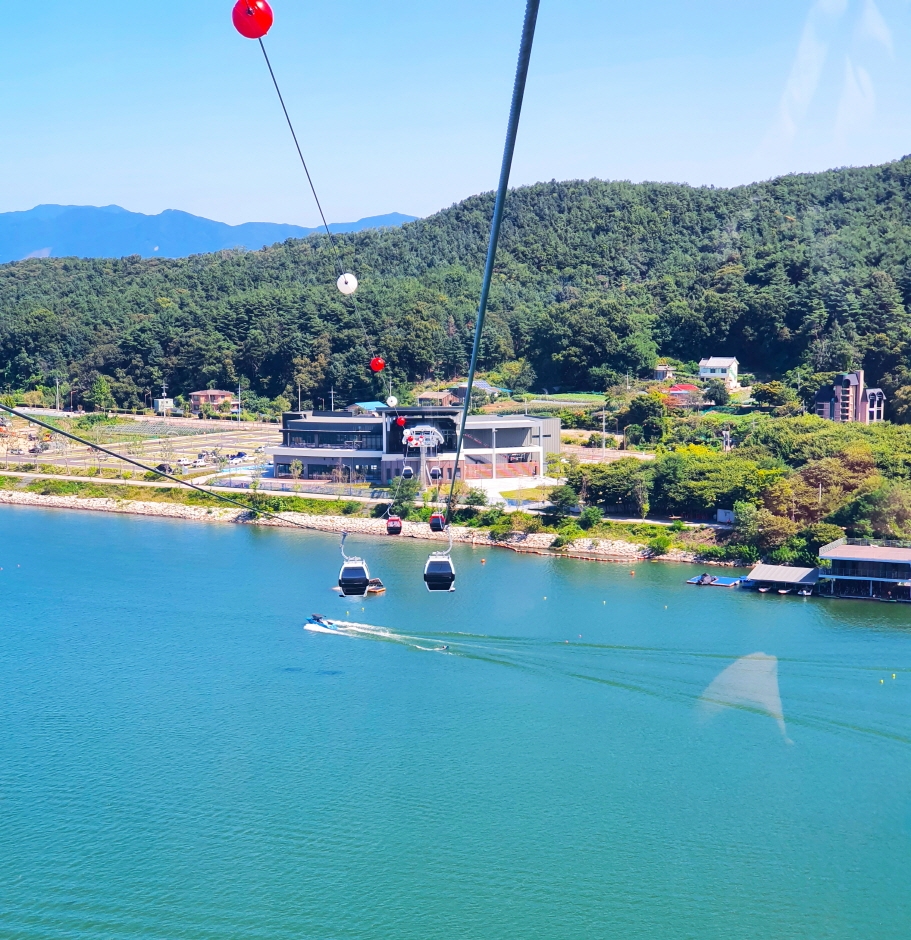 Chuncheon Samaksan Mountain Lake Cable Car (춘천 삼악산 호수케이블카) : VISITKOREA
