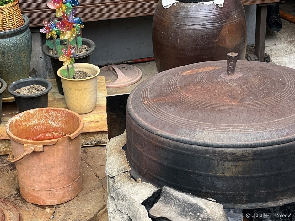 Jangneung Boribapjip (장릉보리밥집) : VISITKOREA