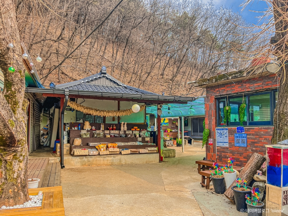 Jangneung Boribapjip (장릉보리밥집) : VISITKOREA