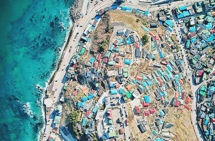 [Donghae, Donghae hanok Donganjae] Embracing the blue east sea, follow ...